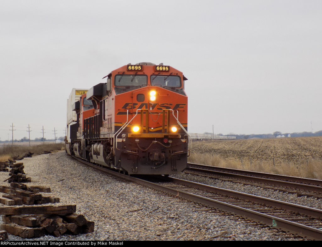 BNSF 6695